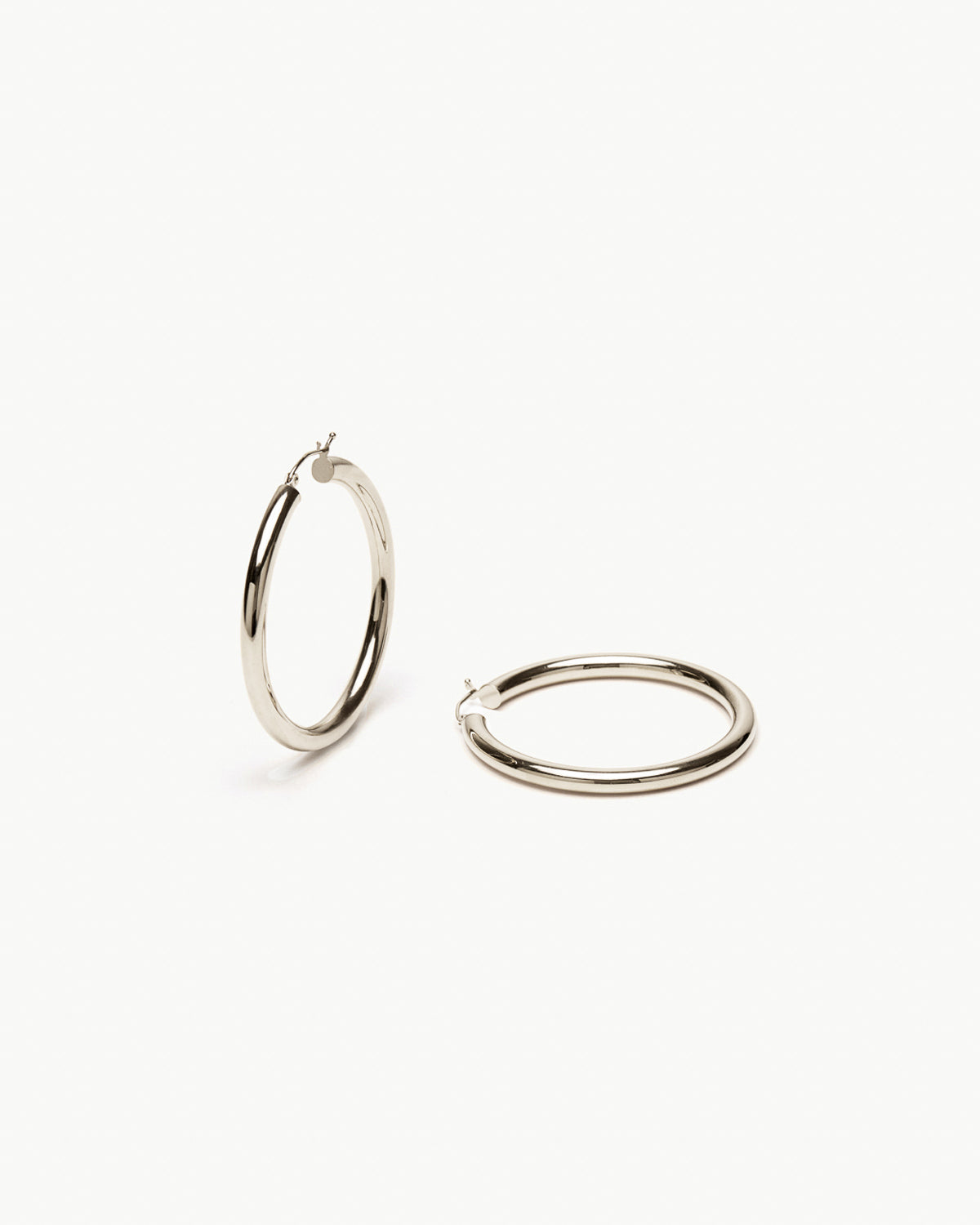 THE MEDIUM TUBE HOOPS - WHITE GOLD – ÖUGIE